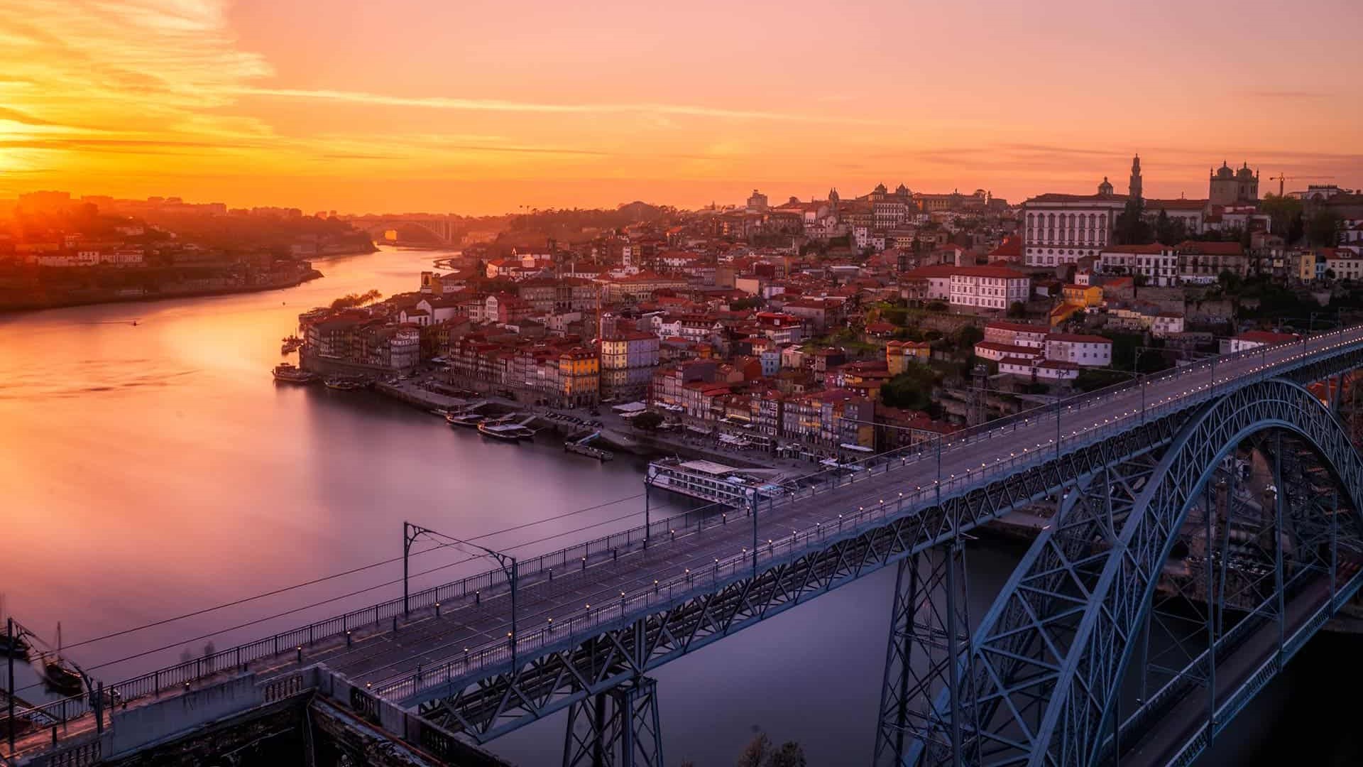 Portfólio - imagem corporativa, website, loja online e logos